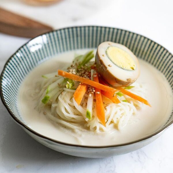A Taste of Korea: Kong-guk-su 콩국수 - Cold Bean Noodle Soup | 10 Magazine ...